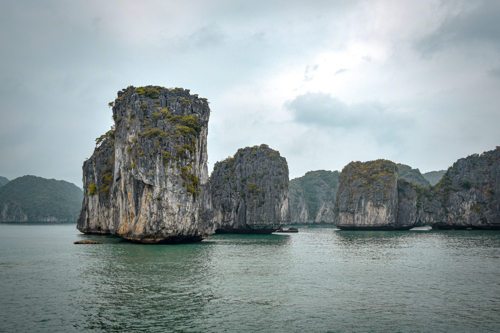 Baie d'Halong : le guide complet pour organiser une croisière